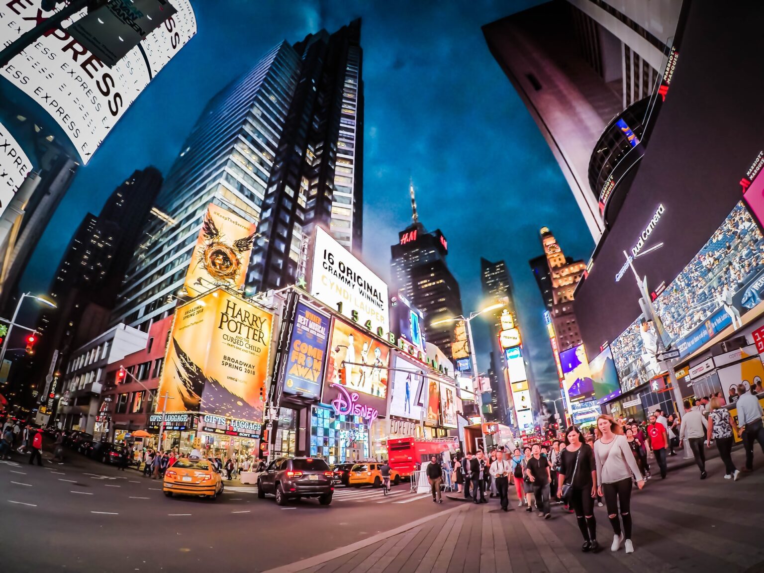 4 Out of Home Advertising Techniques That Give Better ROI