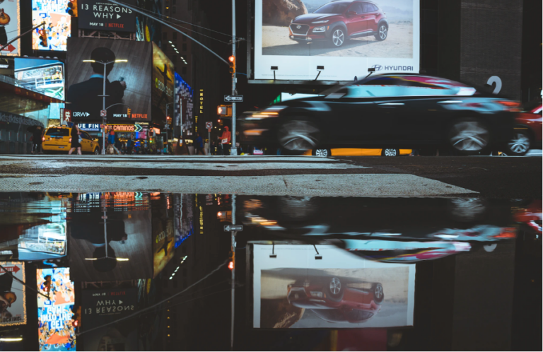 4 Most Inspiring Examples of DOOH Advertising in 2022 - The Neuron